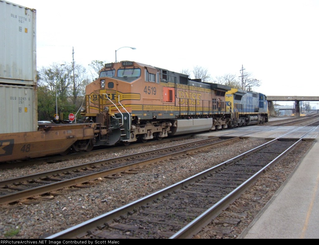 CSX 7666 & BNSF 4519
